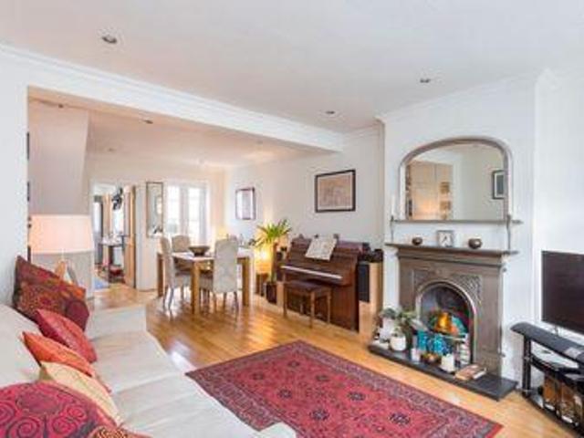 2 Bedrooms Cottage for sale in Ray Lodge Road, Woodford Green IG8