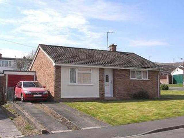 2 Bedrooms Detached bungalow for rent in Arosa Drive, Malvern WR14
