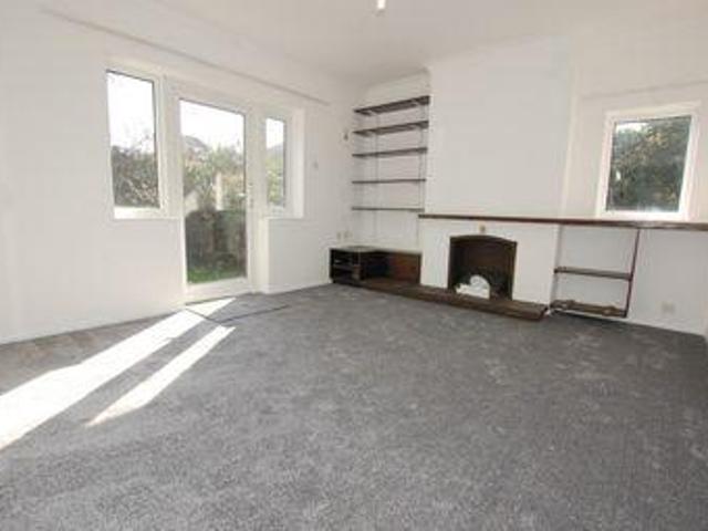 2 Bedrooms Detached bungalow for rent in Brooklyn Road, Bromley BR2