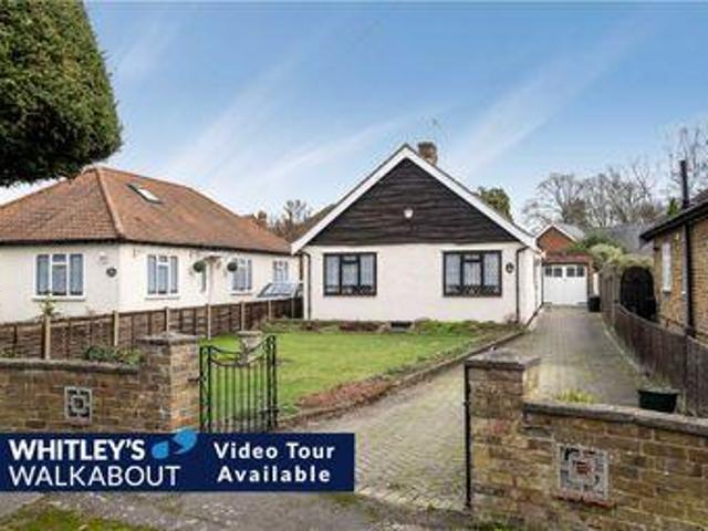 2 Bedrooms Detached bungalow for sale in Bagley Close, West Drayton, Middlesex UB7