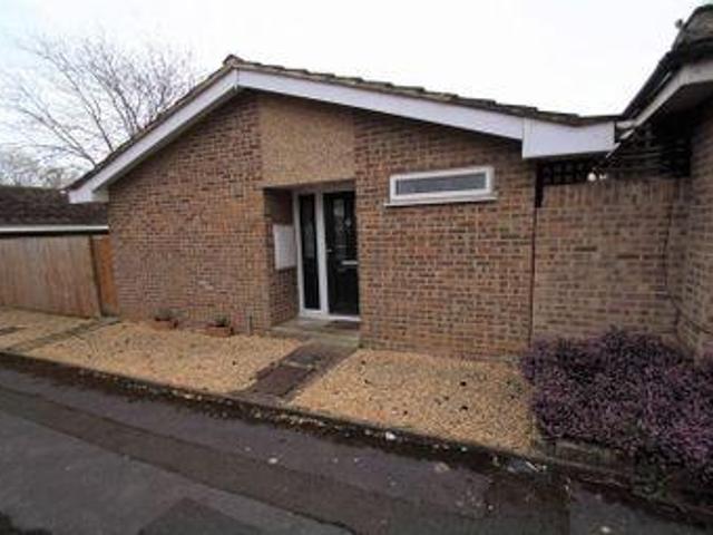 2 Bedrooms Detached bungalow for sale in Barrington Close, Liden, Swindon SN3