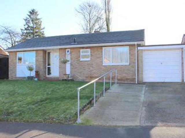 2 Bedrooms Detached bungalow for sale in De Lucy Avenue, Alresford SO24