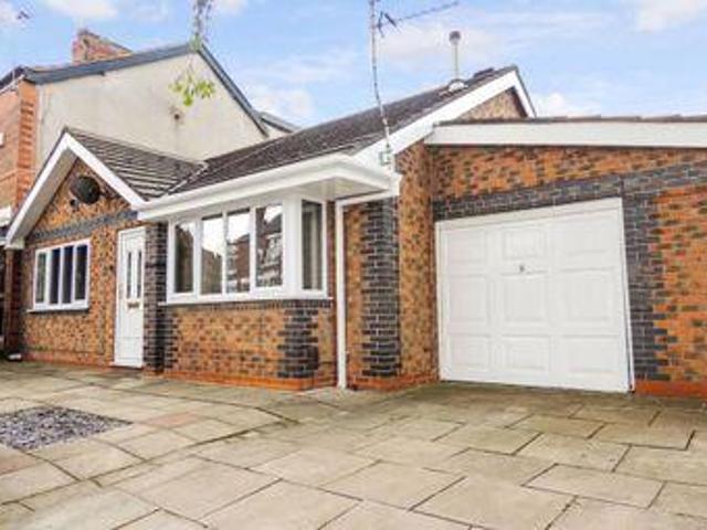 2 Bedrooms Detached bungalow for sale in George Lane, Bredbury, Stockport SK6