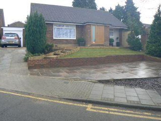 2 Bedrooms Detached bungalow for sale in Glentrammon Avenue, Green Street Green, Kent BR6