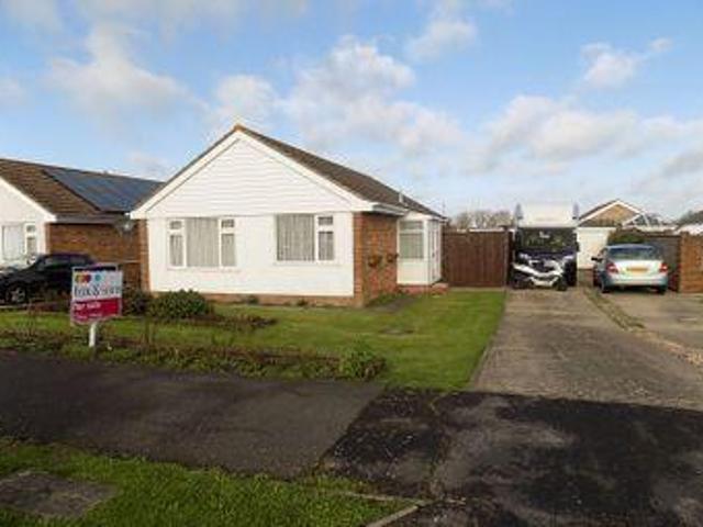 2 Bedrooms Detached bungalow for sale in Golding Road, Eastbourne BN23