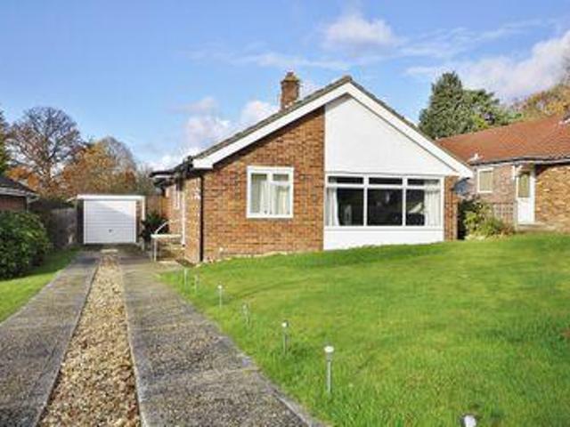 2 Bedrooms Detached bungalow for sale in Hilland Rise, Headley, Bordon GU35