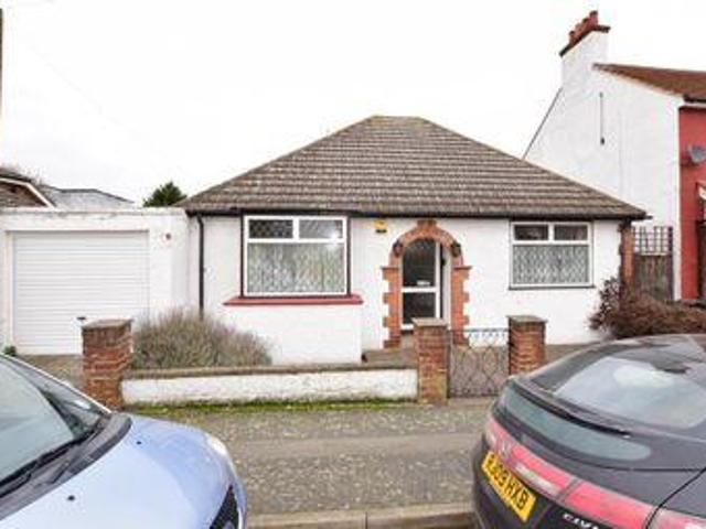 2 Bedrooms Detached bungalow for sale in Hollybush Road, Gravesend, Kent DA12