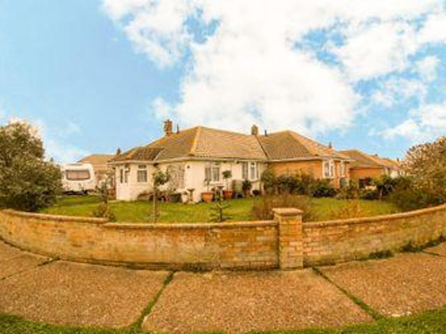 2 Bedrooms Detached bungalow for sale in Innings Drive, Pevensey Bay, Pevensey BN24
