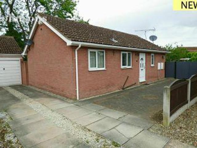 2 Bedrooms Detached bungalow for sale in Lyndhurst Villas, Norton, Doncaster. DN6