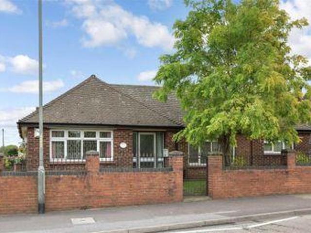 2 Bedrooms Detached bungalow for sale in Park Avenue, Northfleet, Gravesend, Kent DA11