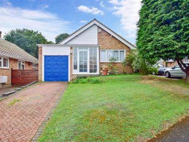 2 Bedrooms Detached bungalow for sale in Quakers Close, Hartley, Longfield, Kent DA3