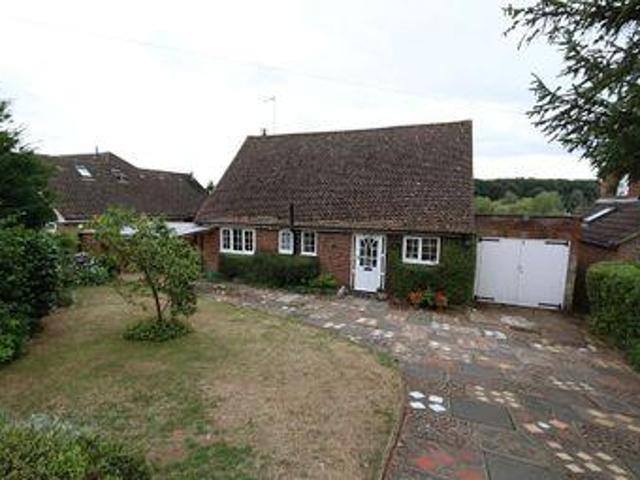 2 Bedrooms Detached bungalow for sale in Waterford Common, Waterford, Hertford, Hertfordshire SG14