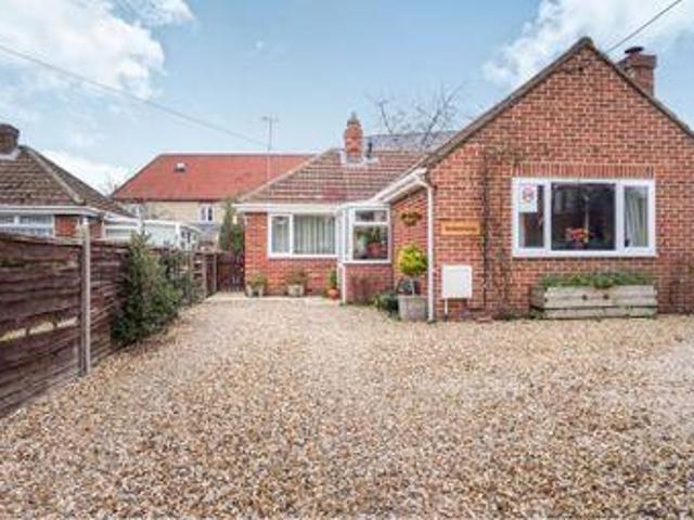 2 Bedrooms Detached bungalow for sale in Witts Lane, Swindon SN5