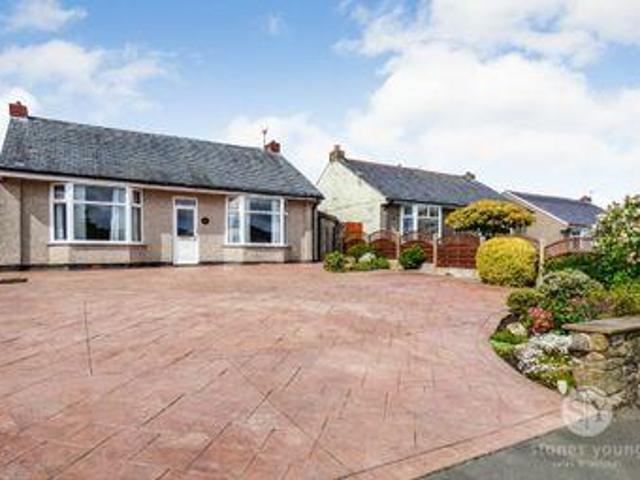 2 Bedrooms Detached bungalow for sale in Yew Tree Drive, Blackburn, Lancashire BB2