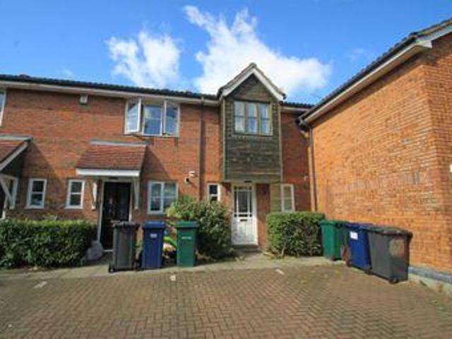 2 Bedrooms Detached house for rent in Fenstanton Avenue, North Finchley N12