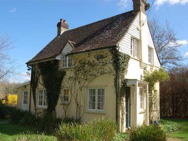 2 Bedrooms Detached house for rent in Golford Road, Benenden, Cranbrook TN17