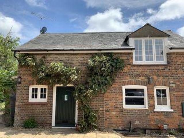 2 Bedrooms Detached house for rent in Hemel Hempstead Road, St.Albans AL3