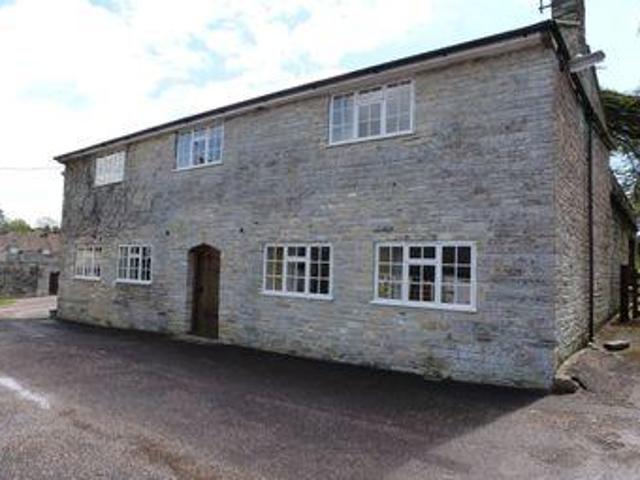 2 Bedrooms Detached house for rent in Somerton Court, Somerton TA11