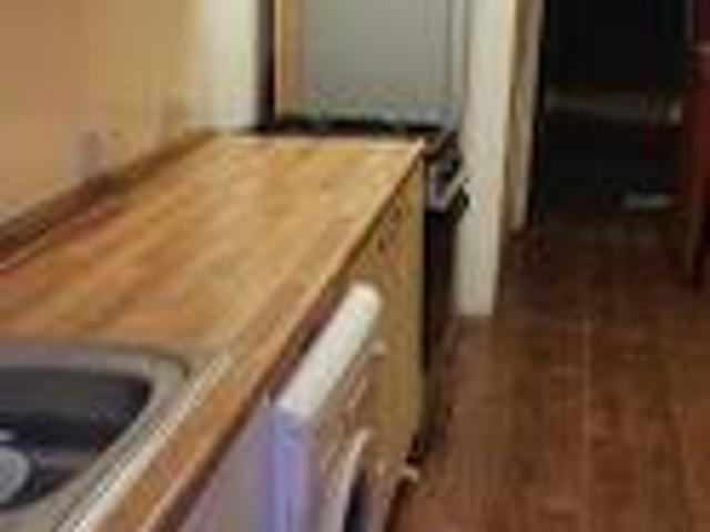 2 Bedrooms Detached house for rent in Tooting High Street, London SW17