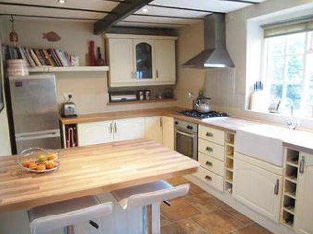 2 Bedrooms Detached house for rent in West End Road, Calverley, Leeds, West Yorkshire LS28