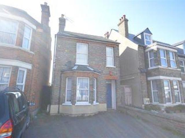 2 Bedrooms Detached house for sale in Old Road, Clacton On Sea CO15