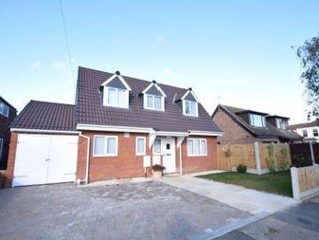 2 Bedrooms Detached house for sale in Bockings Grove, Clacton On Sea CO16