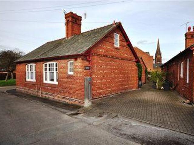 2 Bedrooms Detached house for sale in Browns Lane, Handbridge, Chester CH4