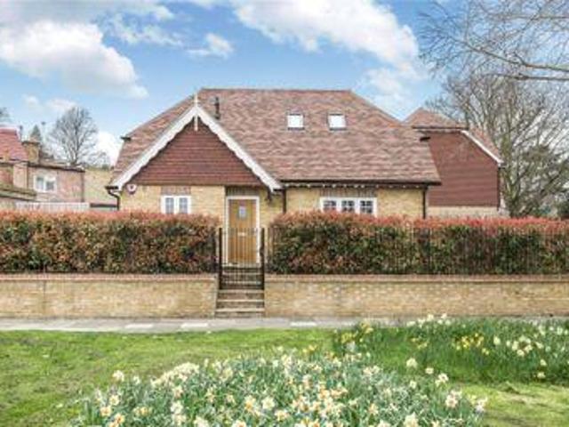 2 Bedrooms Detached house for sale in Plaistow Lane, Bromley BR1