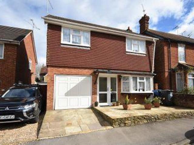 2 Bedrooms Detached house for sale in St. Georges Road, Farnham GU9