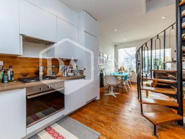 2 Bedrooms Detached house for sale in South View Road, London N8
