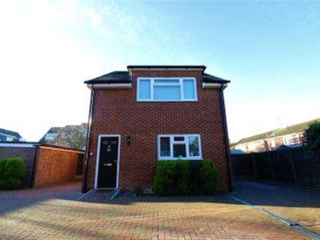 2 Bedrooms Detached house for sale in Tippings Lane, Woodley, Reading, Berkshire RG5