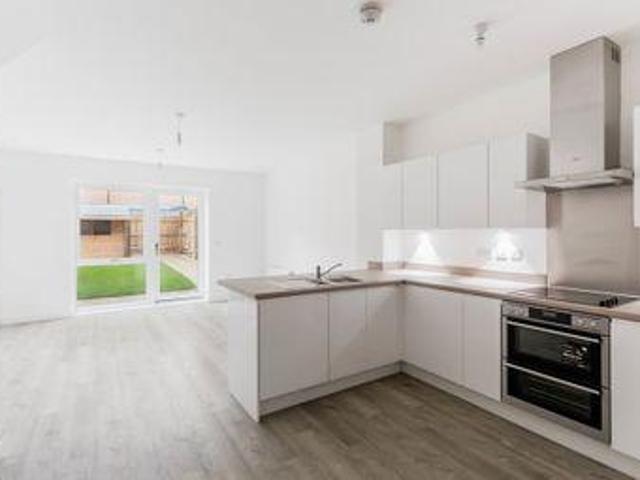 2 Bedrooms End terrace house for rent in Marine Crescent, Ilford IG6