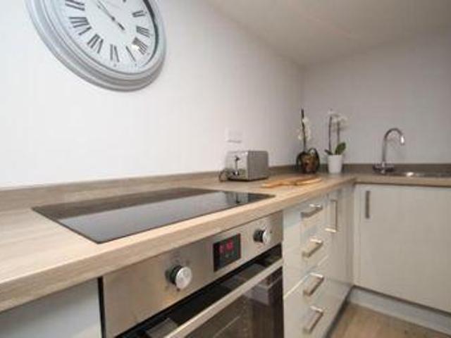 2 Bedrooms End terrace house for rent in Oak Street, Pudsey LS28