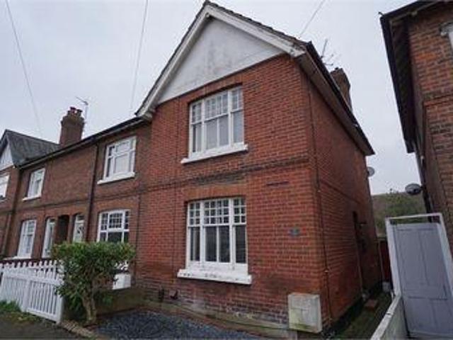 2 Bedrooms End terrace house for rent in Orchard Road, Colchester, Essex. CO1