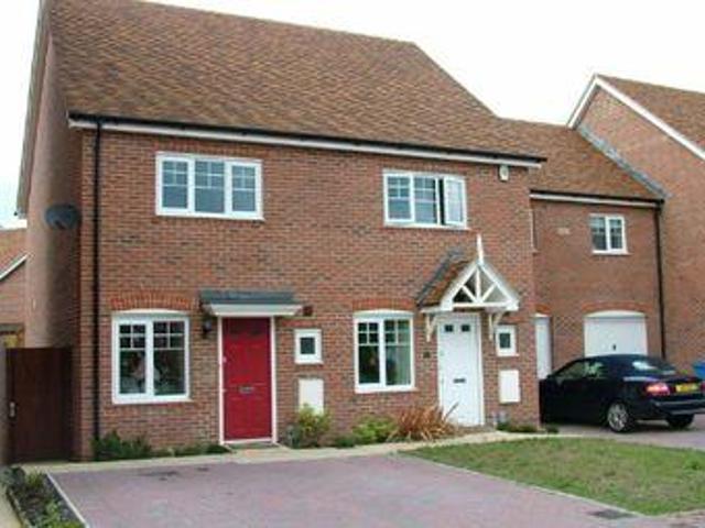 2 Bedrooms End terrace house for rent in East Hundreds, Fleet GU51