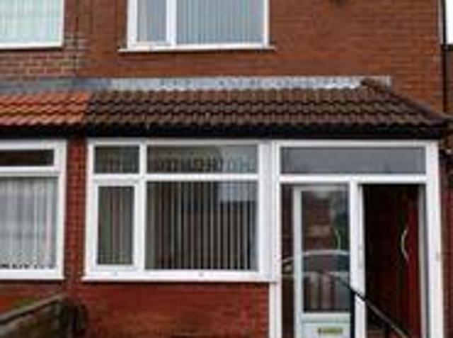 2 Bedrooms End terrace house for rent in Greenhill Road, Middleton, Manchester M24