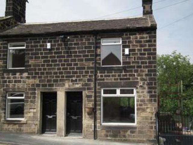 2 Bedrooms End terrace house for rent in Henshaw Lane, Yeadon, Leeds LS19