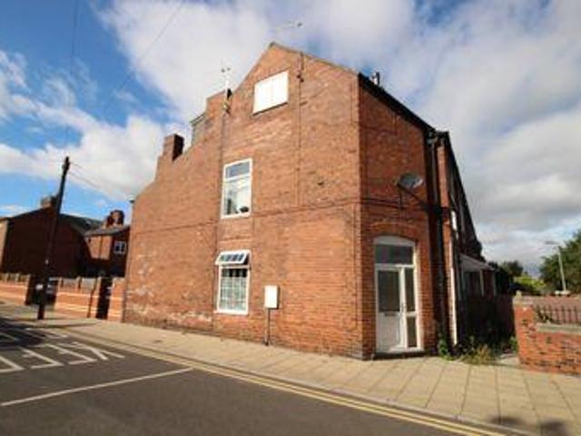 2 Bedrooms End terrace house for rent in Rectory Avenue, Castleford WF10