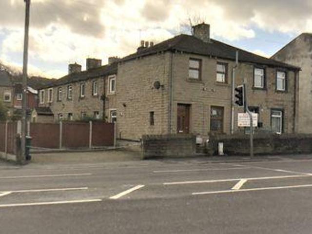 2 Bedrooms End terrace house for rent in Wakefield Road, Huddersfield HD5