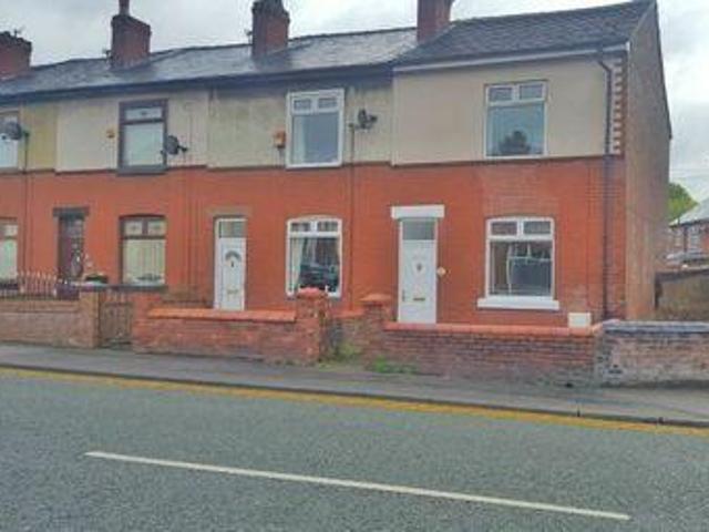 2 Bedrooms End terrace house for rent in Wigan Road, Manchester M46