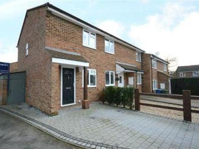 2 Bedrooms End terrace house for sale in Mulberry Close, Heath Park, Sandhurst GU47