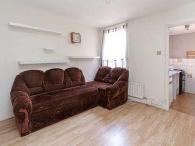 2 Bedrooms End terrace house for sale in Mead Road, Edgware HA8