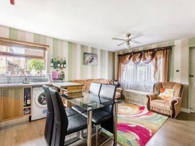 2 Bedrooms End terrace house for sale in Morland Close CR4, Mitcham