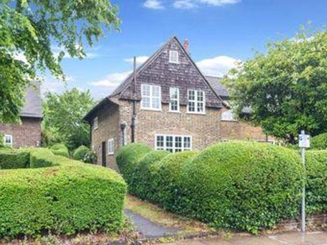 2 Bedrooms End terrace house for sale in Asmuns Place, London NW11