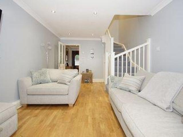 2 Bedrooms End terrace house for sale in Blackfen Road, Sidcup DA15