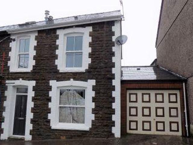 2 Bedrooms End terrace house for sale in Crosswood Street, Treorchy, Rhondda Cynon Taff. CF42