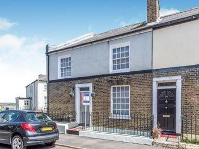 2 Bedrooms End terrace house for sale in East Terrace, Gravesend, Kent, England DA12