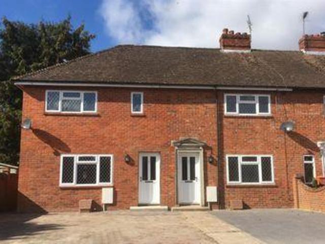 2 Bedrooms End terrace house for sale in Fir Grove, Whitehill, Bordon GU35