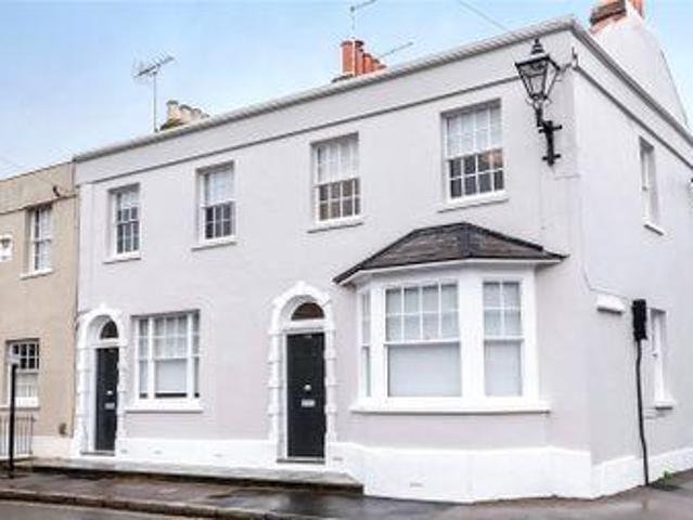 2 Bedrooms End terrace house for sale in Grove Road, Windsor, Berkshire SL4