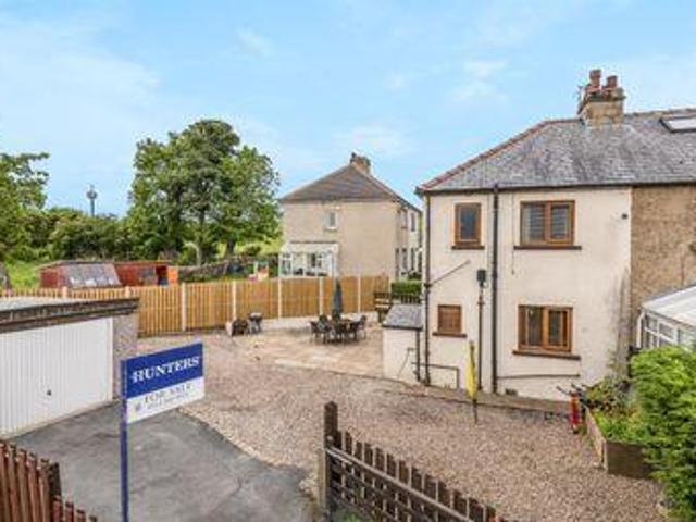 2 Bedrooms End terrace house for sale in Haw Avenue, Yeadon, Leeds LS19